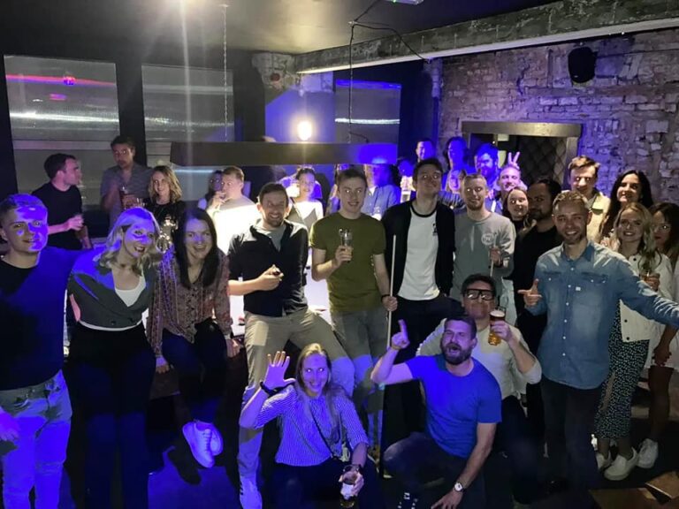 This massive Manchester running club where jogs finish at the pub is ...