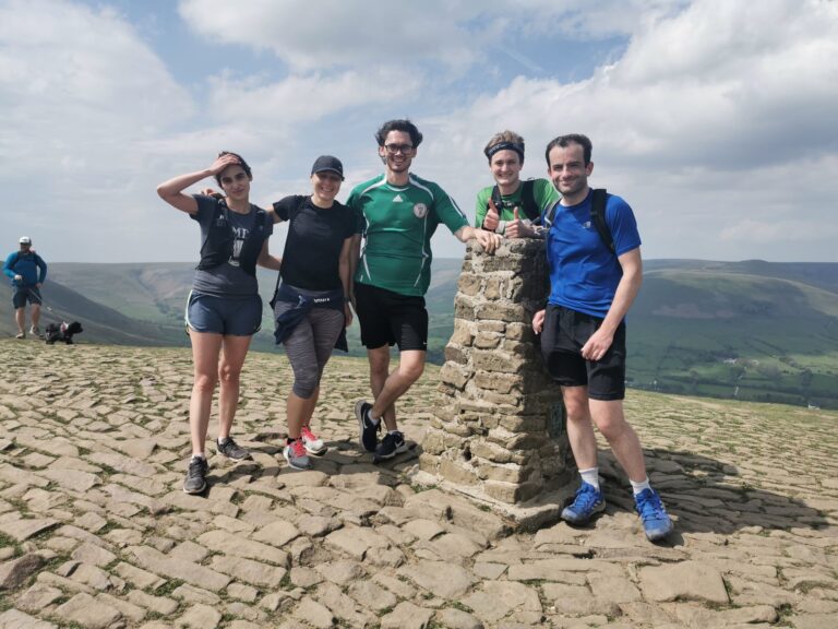 This massive Manchester running club where jogs finish at the pub is ...