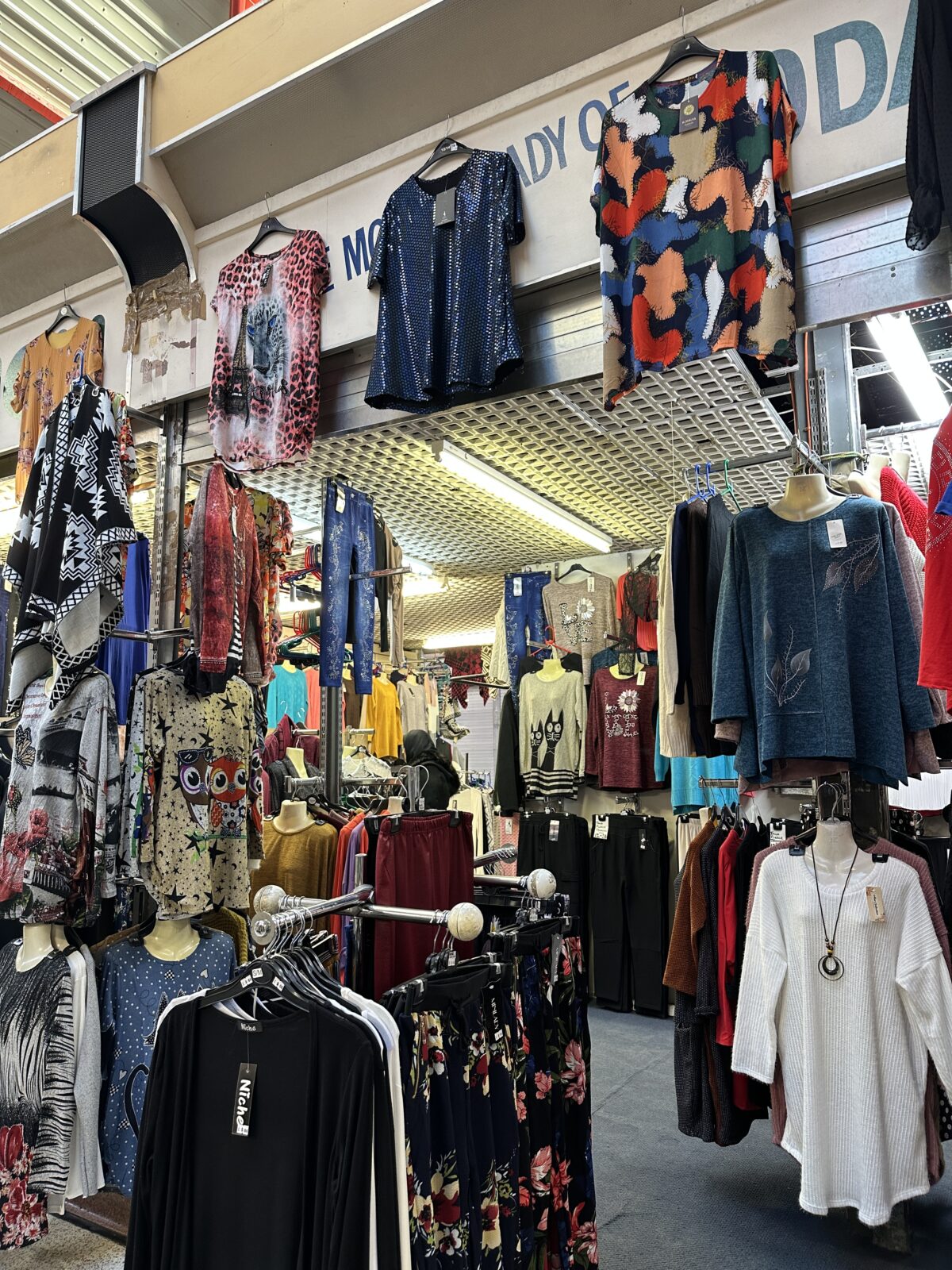 Tommyfield Market - the Oldham marketplace with a tiny pub and the best butter chicken curry