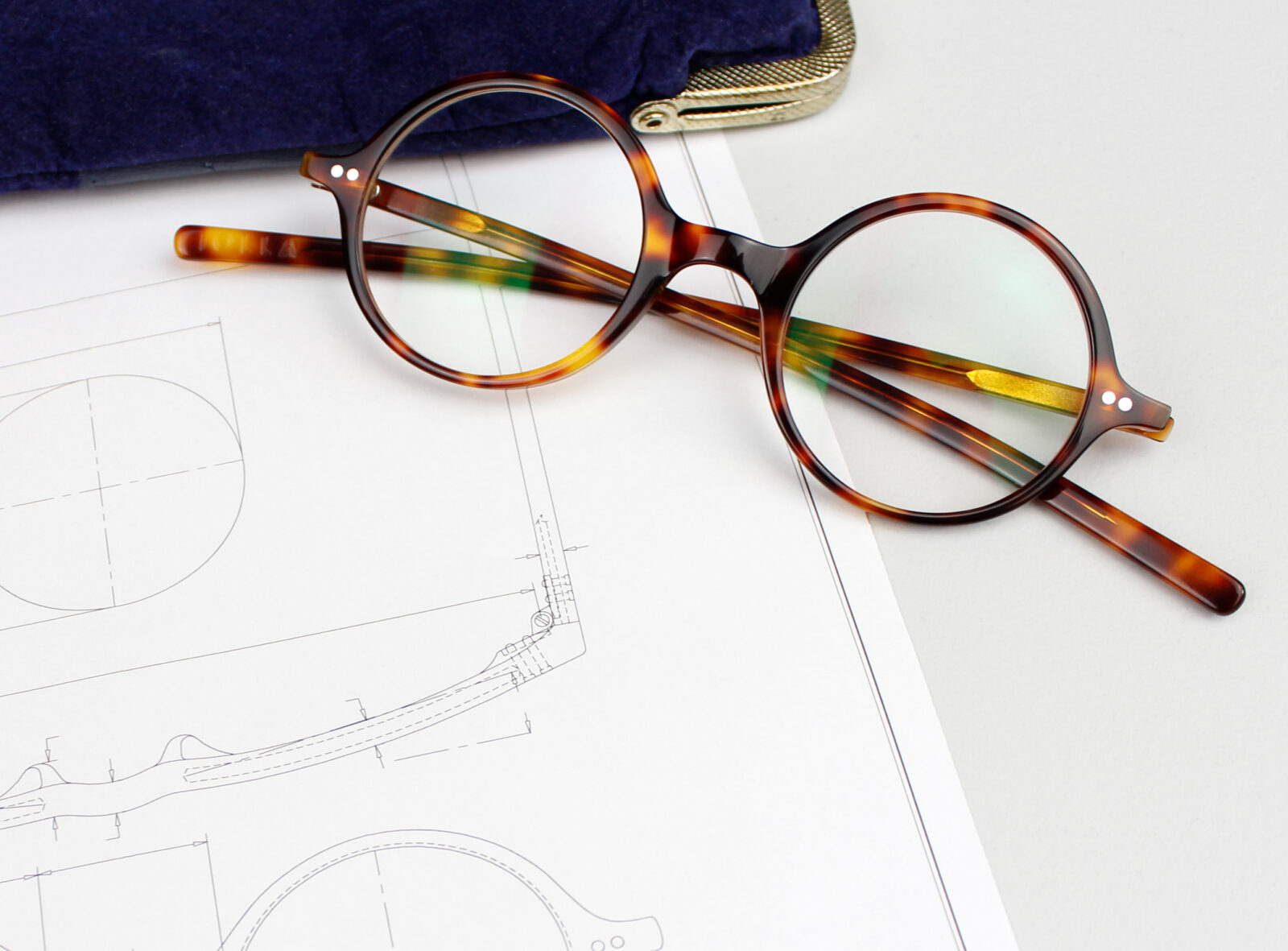 The surprisingly affordable luxury eyewear brand made famous by Peaky ...