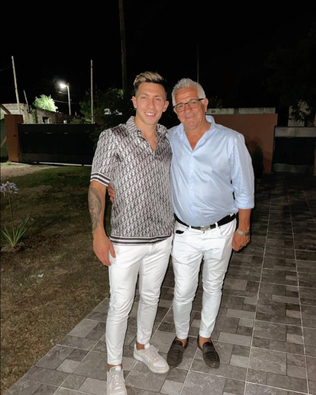 Lisandro Martínez tells the tale of going from bricklayer to World Cup winner | The Manc