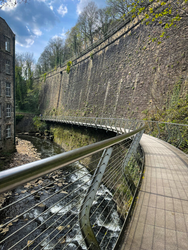 Torrs Millennium Walkway - Peak District walk above a huge gorge