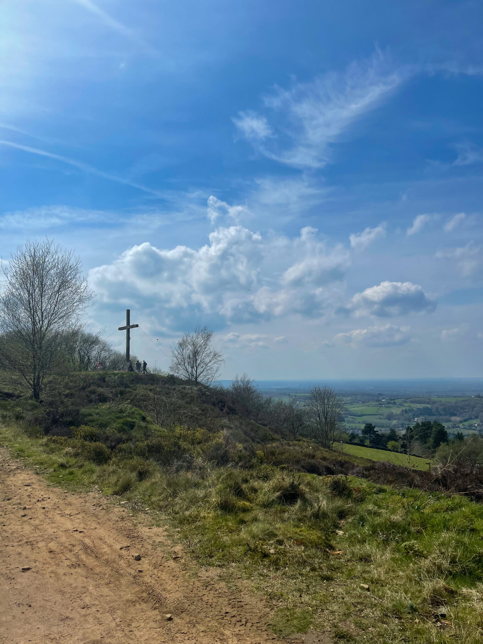 Torrs Millennium Walkway - Peak District walk above a huge gorge