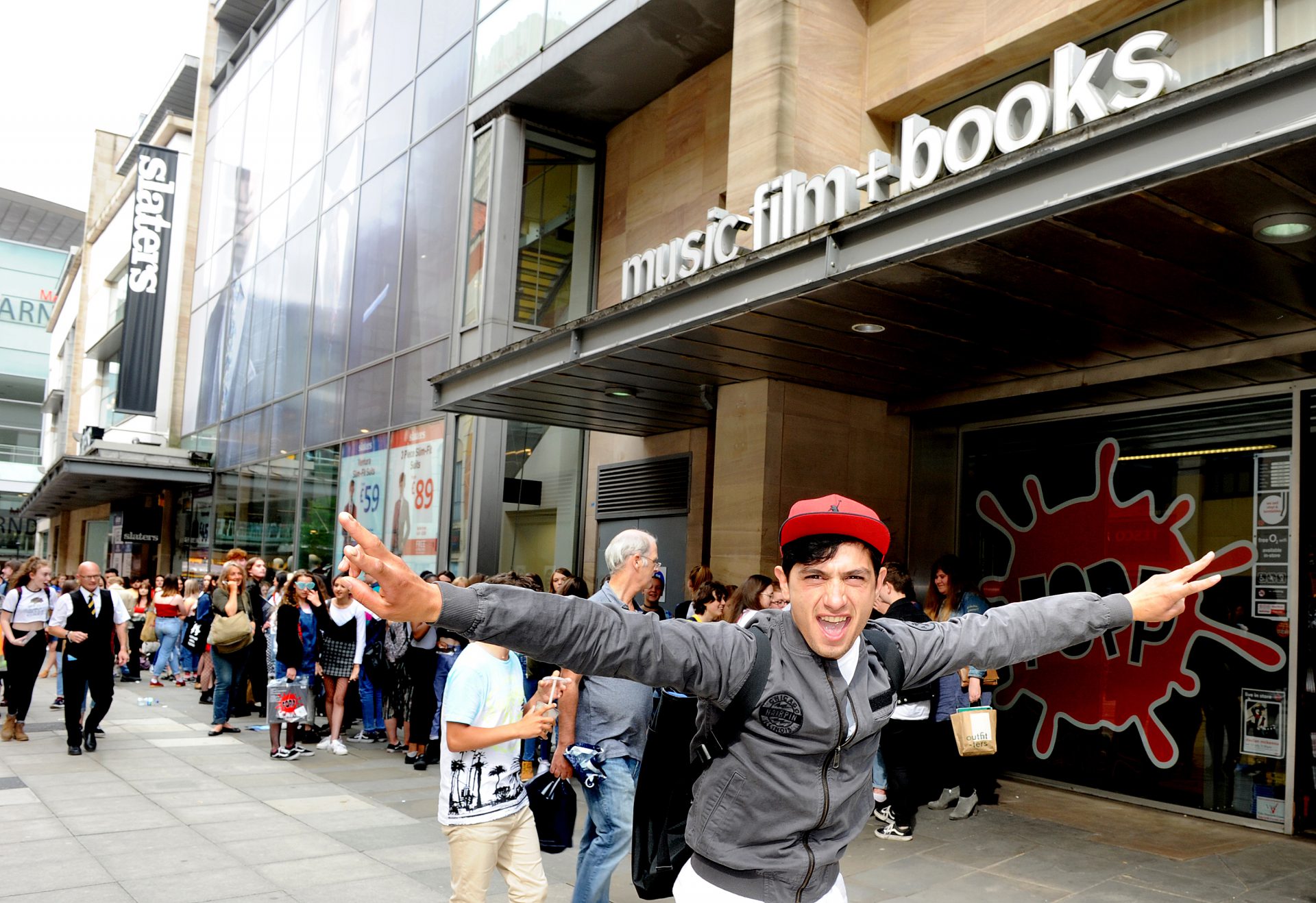 Sneak peak inside as Stockport's brand-new M&S Food Hall finally opens ...
