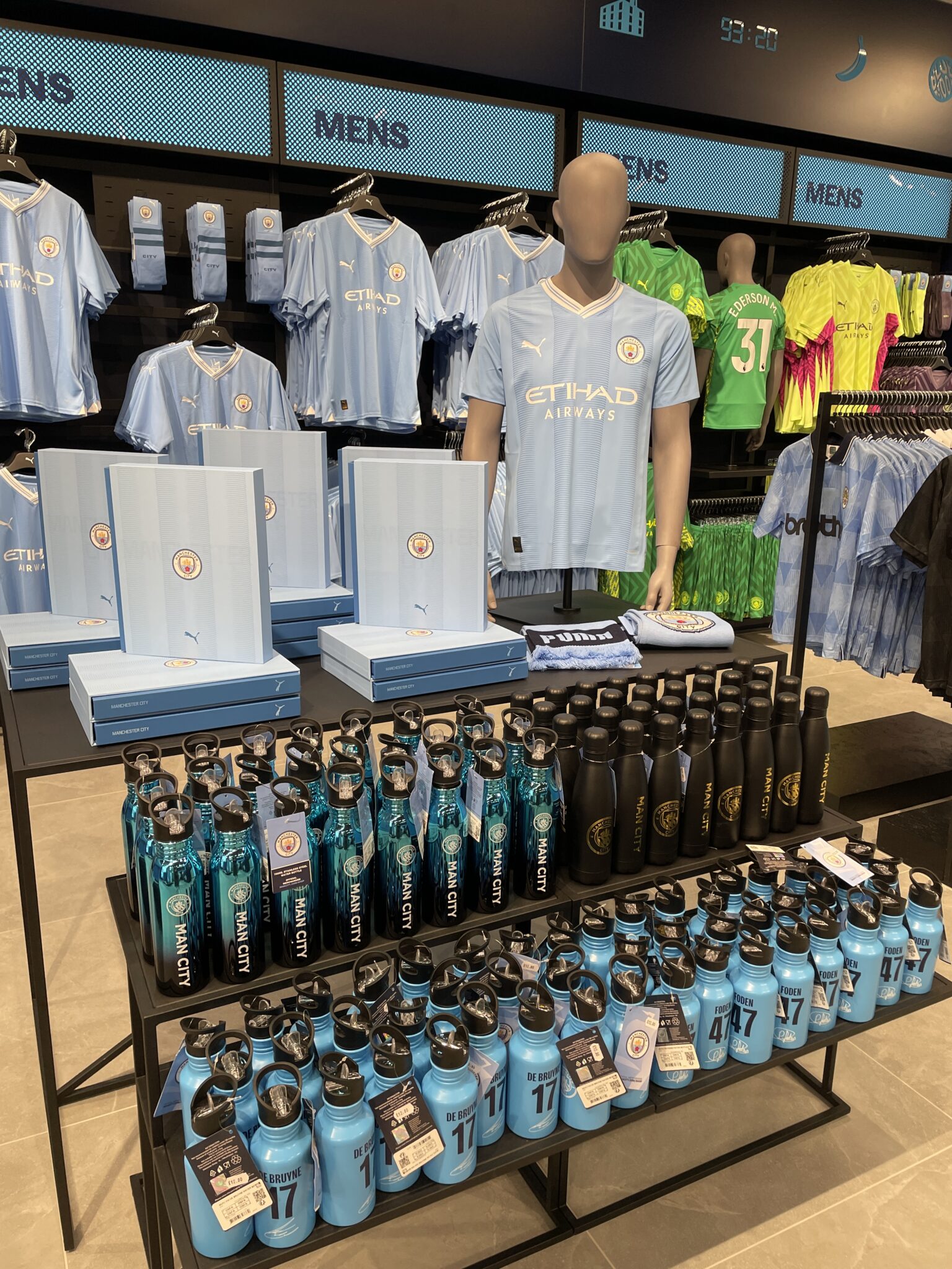 Manchester City opens new interactive shop in the Arndale