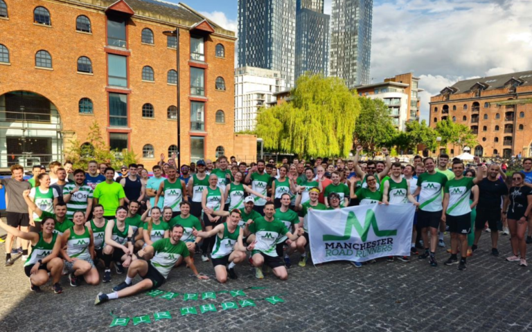 This massive Manchester running club where jogs finish at the pub is ...