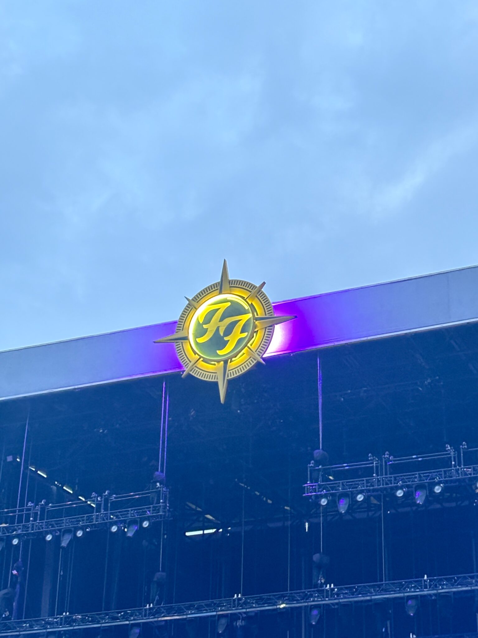 Torrs Millennium Walkway - Peak District walk above a huge gorge