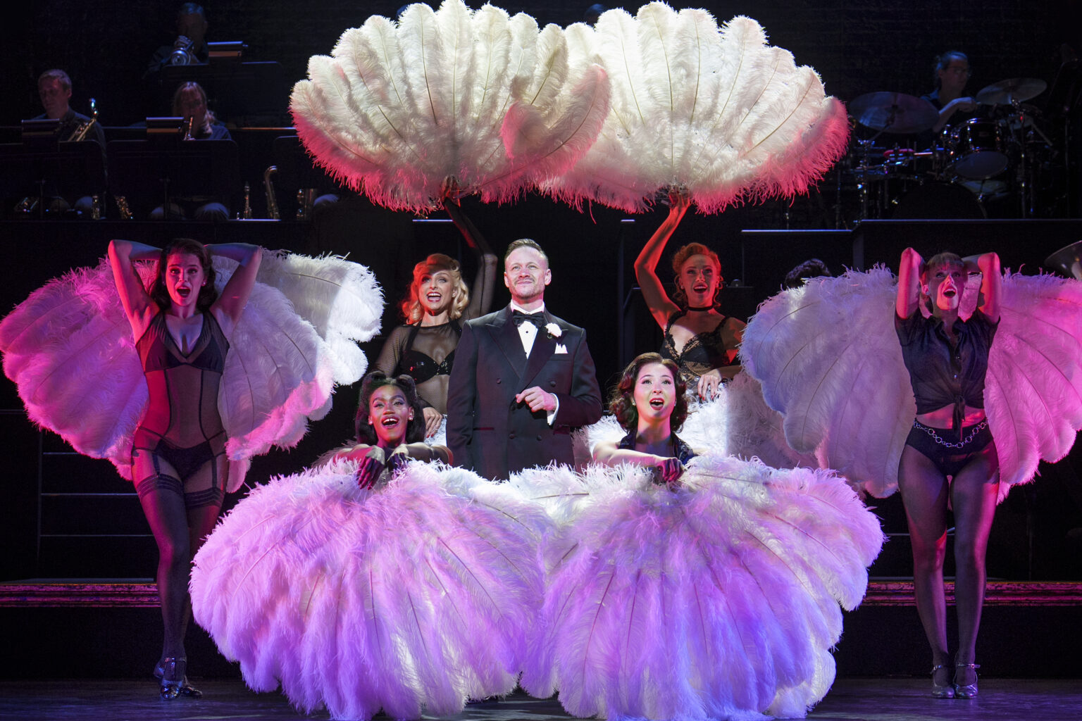 Chicago razzles (and dazzles) at the Palace Theatre Manchester