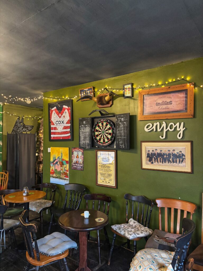 The Fox and Pine: Oldham's proper pub that feels like a front room