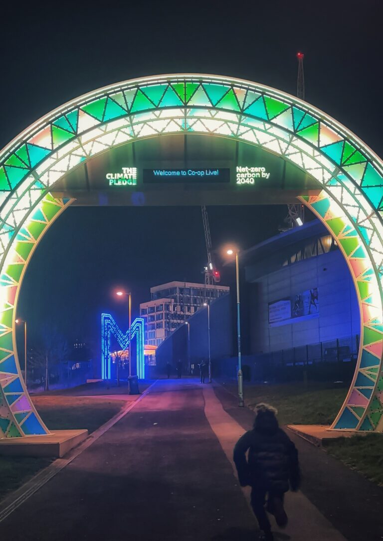 Torrs Millennium Walkway - Peak District walk above a huge gorge