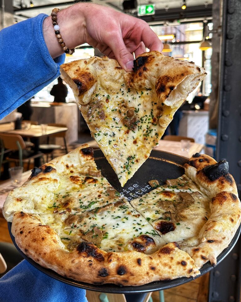 The Manchester restaurant that serves pizza with scissors is now giving ...