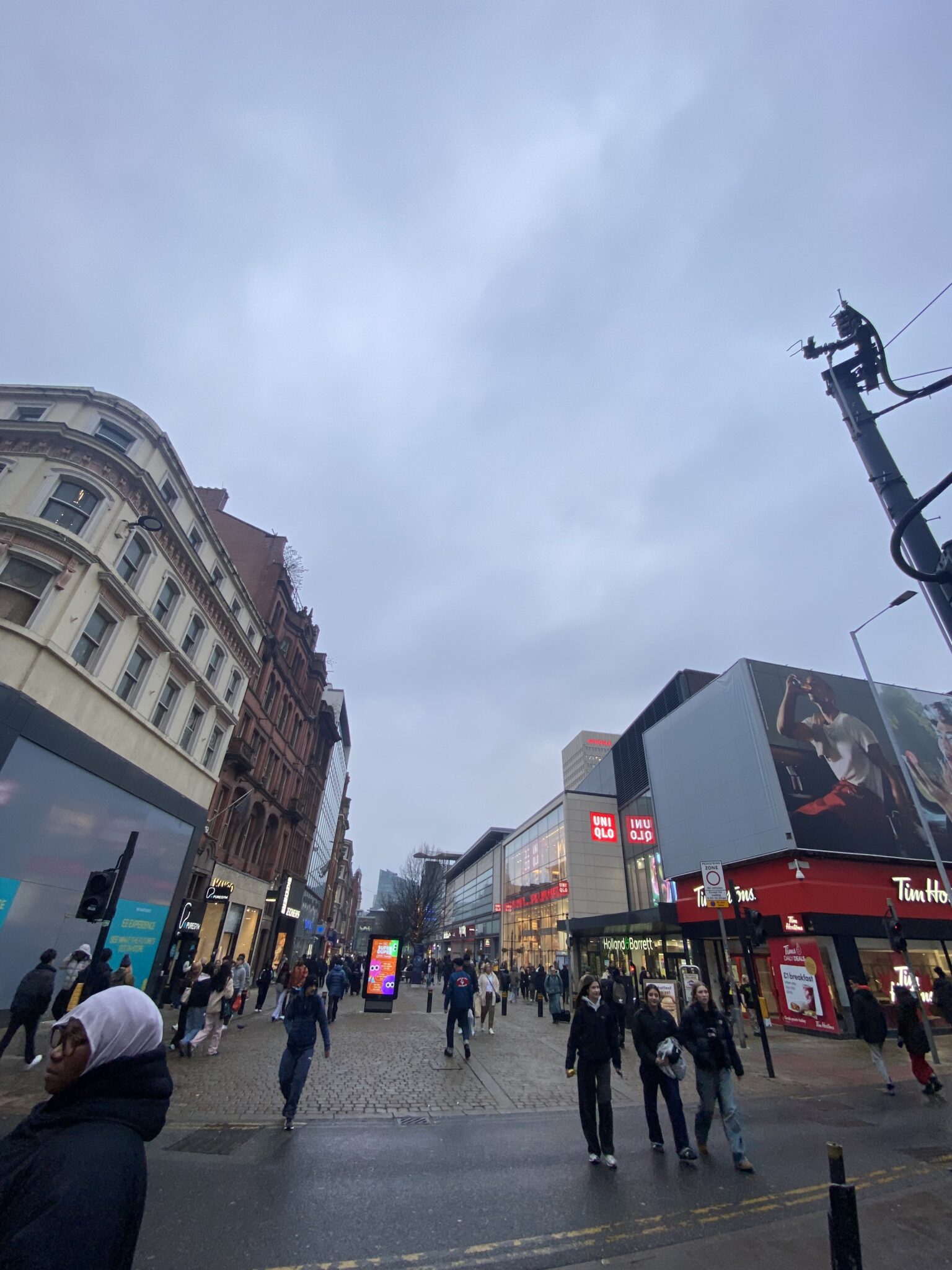 Torrs Millennium Walkway - Peak District walk above a huge gorge