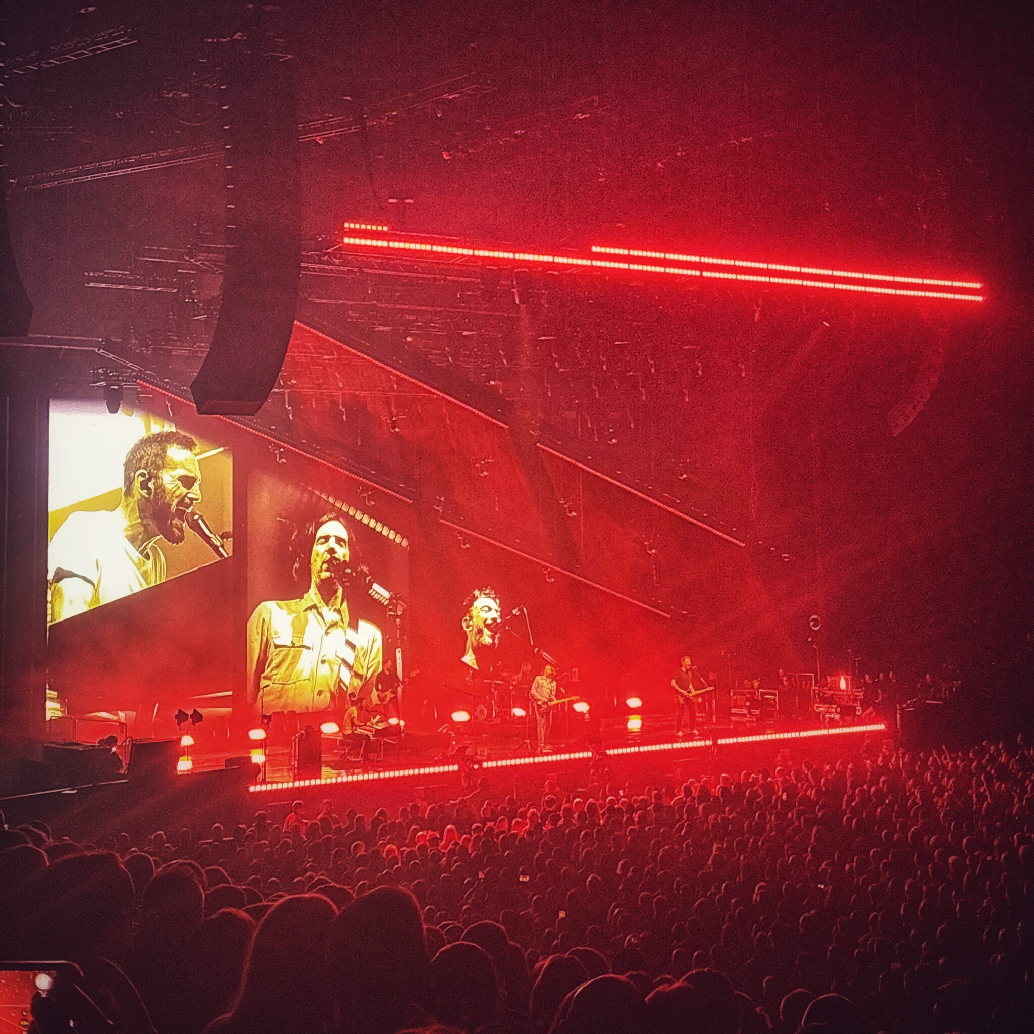 Torrs Millennium Walkway - Peak District walk above a huge gorge