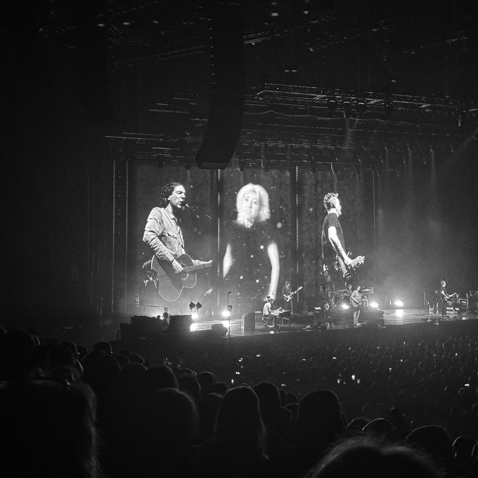 Torrs Millennium Walkway - Peak District walk above a huge gorge