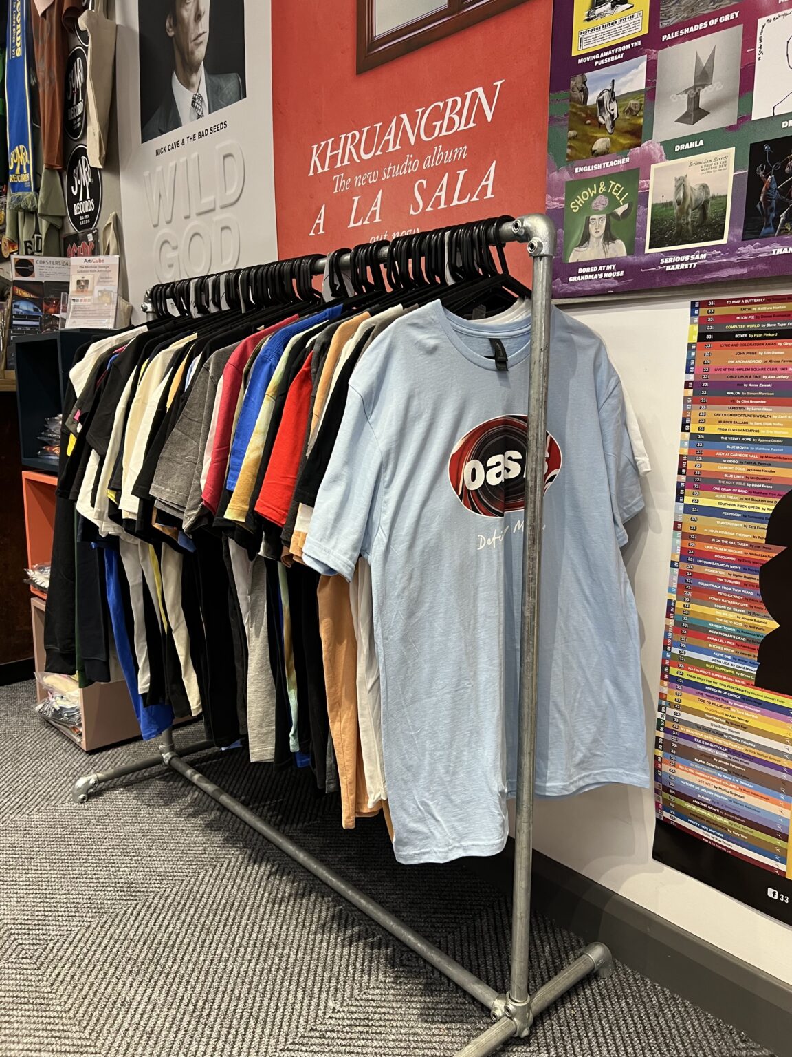 You can eat a four-course luxury meal while riding a steam train ...