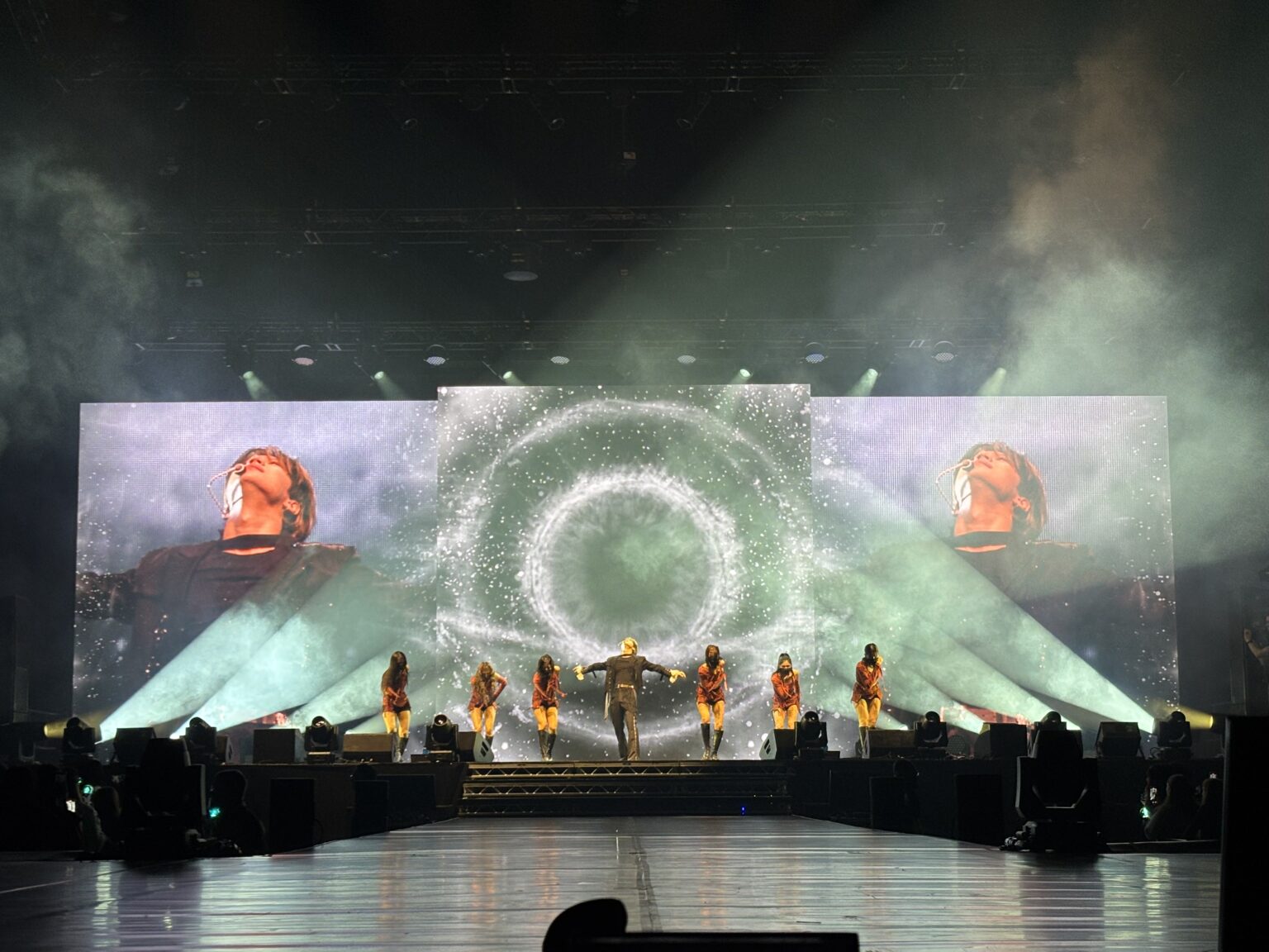 Torrs Millennium Walkway - Peak District walk above a huge gorge