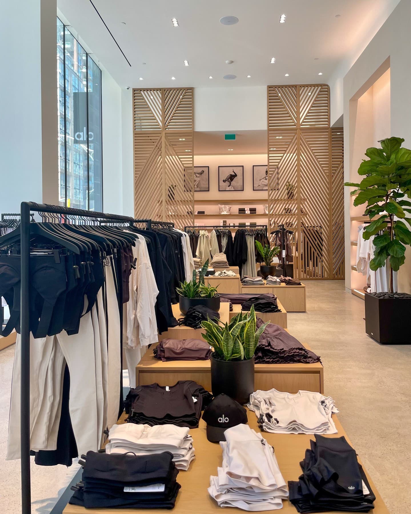 Viral luxury activewear brand Alo Yoga to open new Manchester city ...