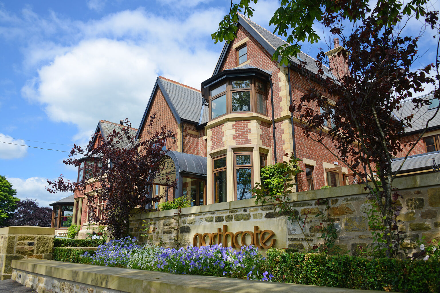 'First of its kind' Indian drive-thru opens in Greater Manchester