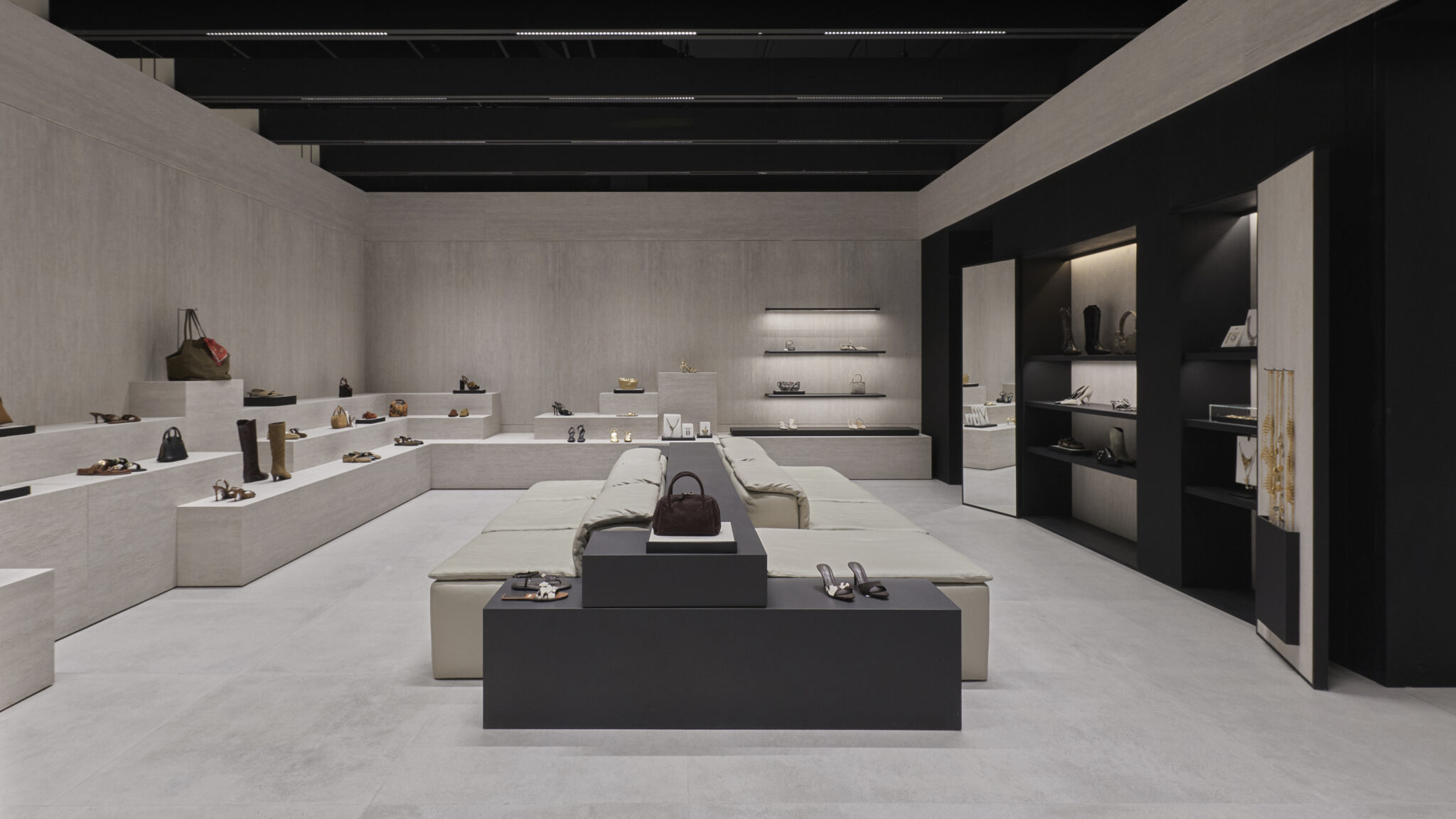 Inside the new supersized Zara store that's just opened in the Trafford ...