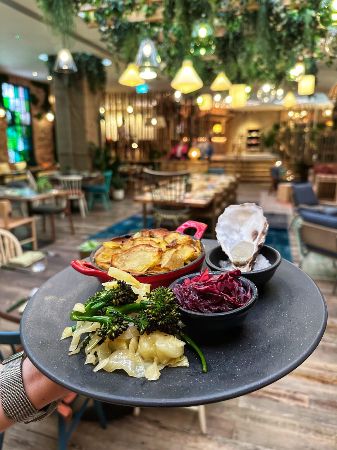 Louis, Manchester - Italian-American restaurant and music venue ...