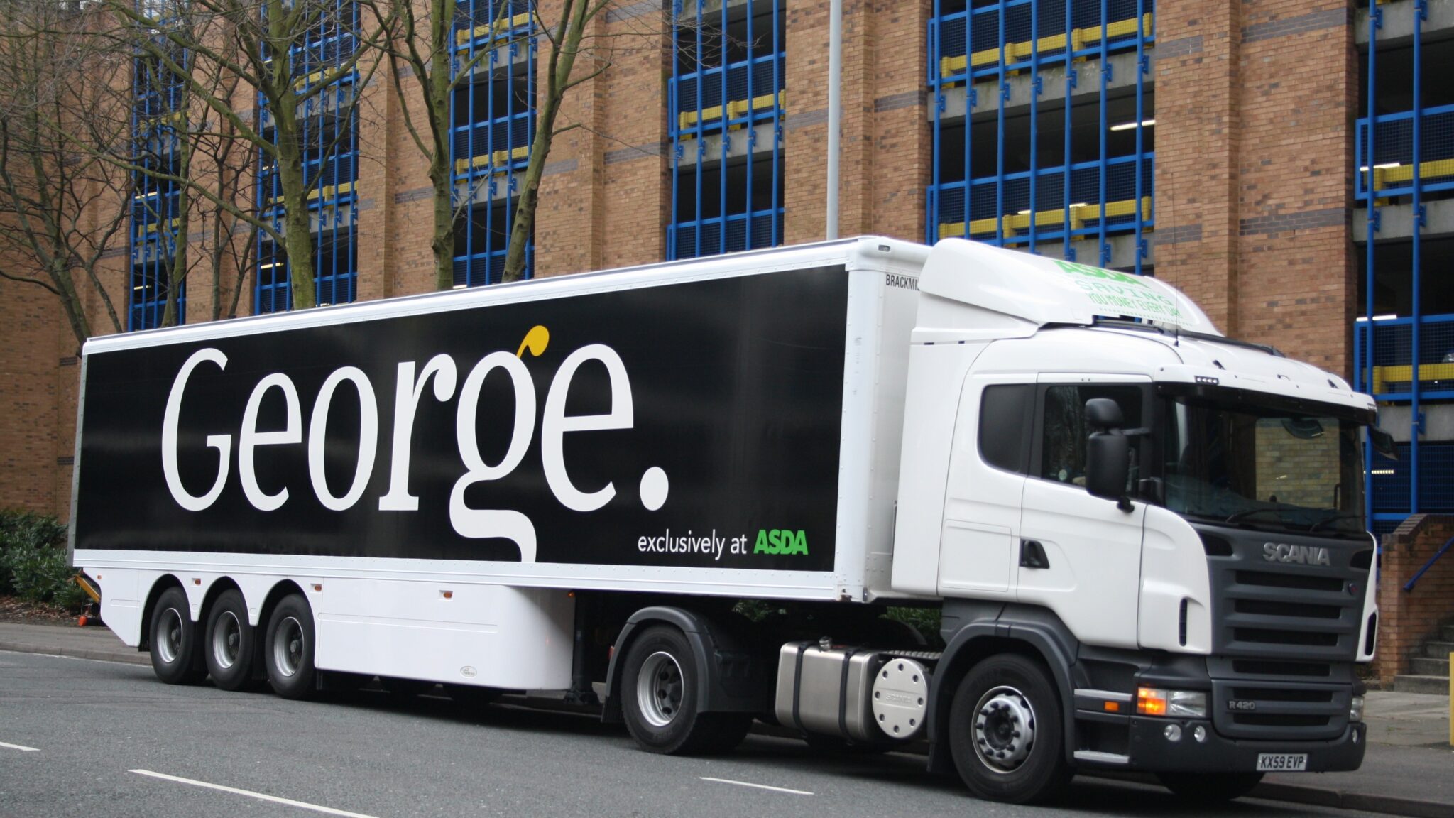 A look inside the brand-new M&S Trafford Centre 'mega store' as it ...