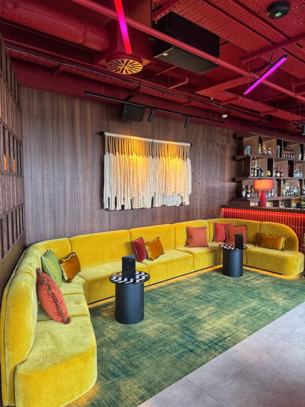 Louis, Manchester - Italian-American restaurant and music venue ...