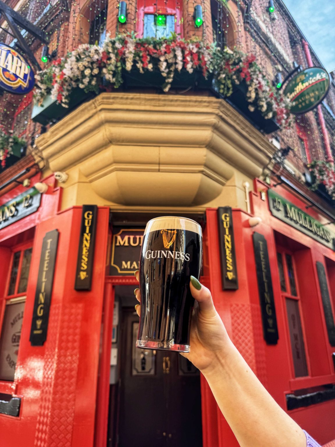 Simmons to open bar in Manchester with city's 'biggest happy hour'